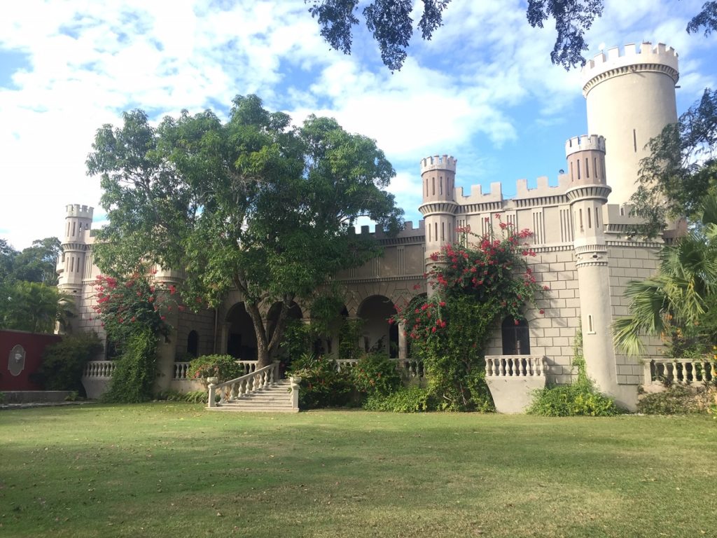 Chenché de las Torres: un palacio estilo europeo en la selva maya | El ...