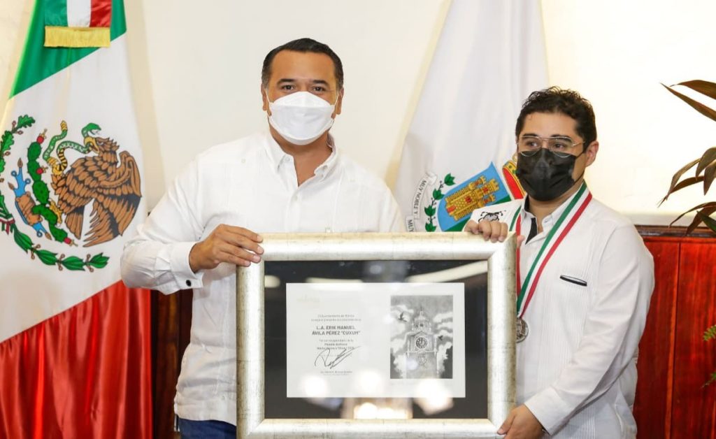 Recibe Erick Ávila “Cuxum” la medalla Héctor Herrera “Cholo” 2021 | El ...