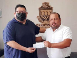 El alcalde de Oxkutzcab, Juan Martín Fragoso, cumple un compromiso de ...