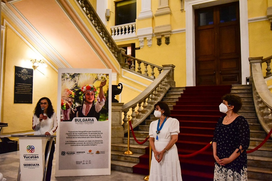 Inaugurán la exposición “Bulgaria: cultura y tradiciones”, en el “Peón ...