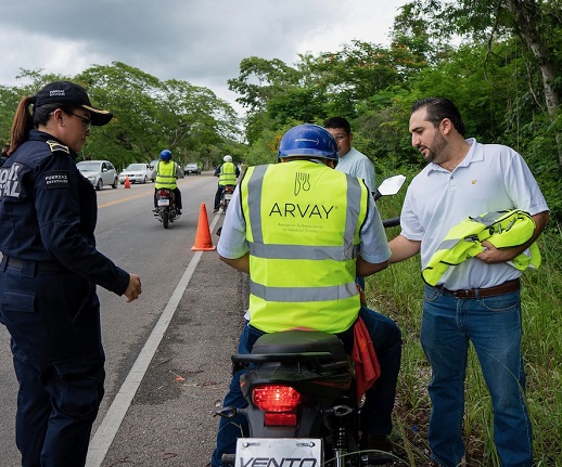 Restauranteros de la ARVAY regalan chalecos de seguridad, para prevenir ...